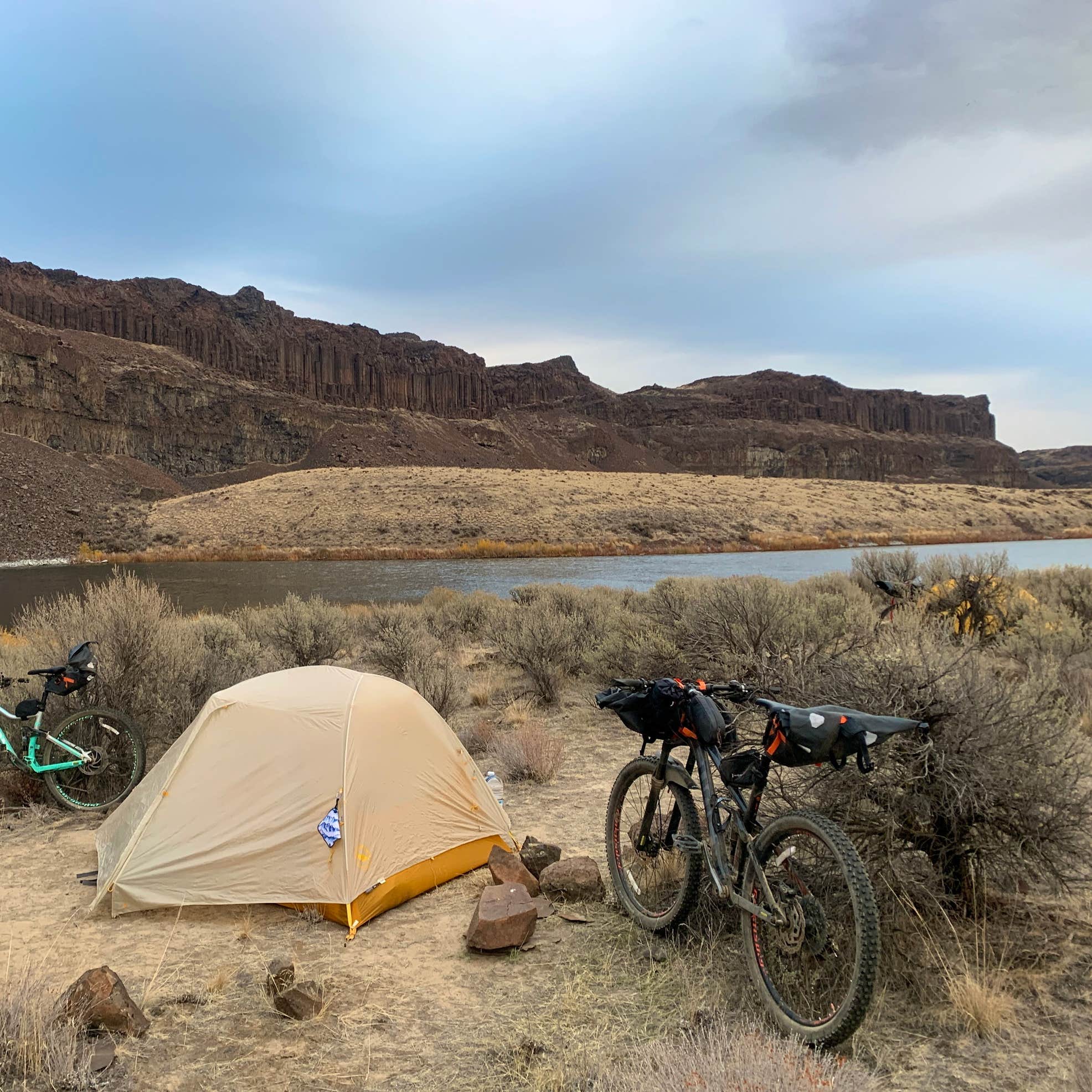 Ancient & Dusty Lake Trailhead Camping | Quincy, WA