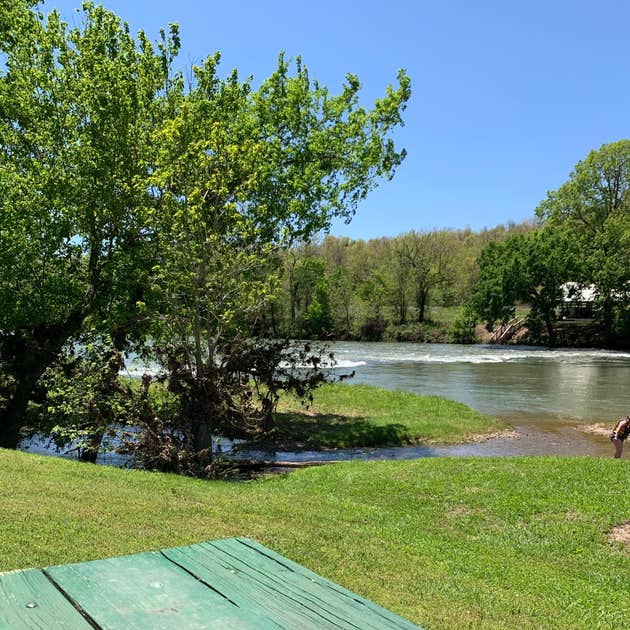 Spring River Oaks Camping | Cherokee Village, Arkansas