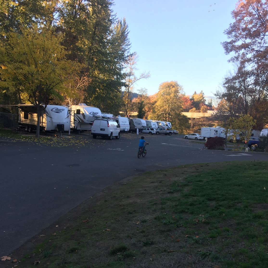 Bridgeview RV Park | Rogue River, Oregon