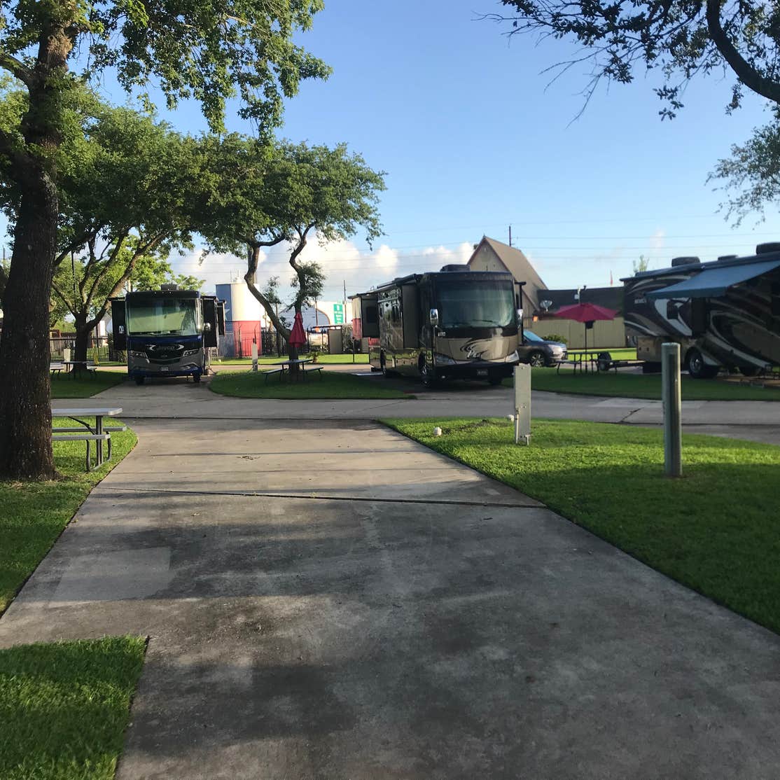 Houston East RV Resort | Baytown, Texas