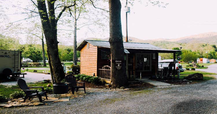Mountain River Family Campground | Newland, NC