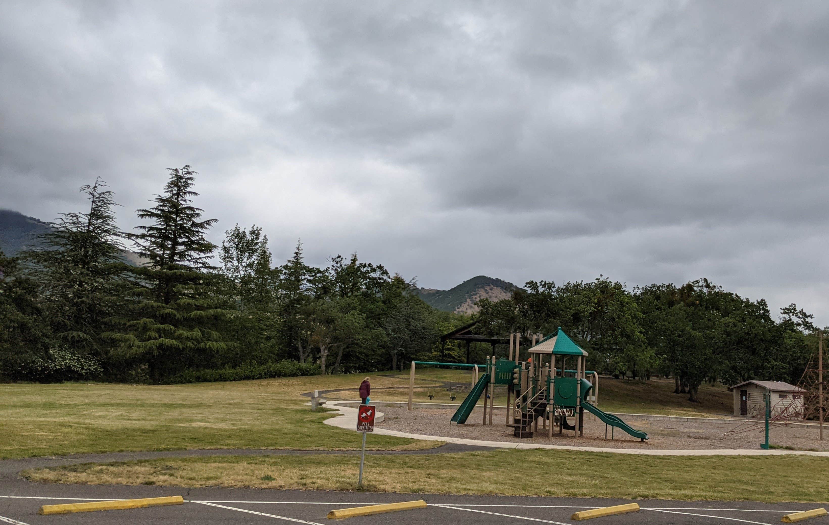 Emigrant Lake Recreation Area - Oak Slope Campground | Ashland, Oregon