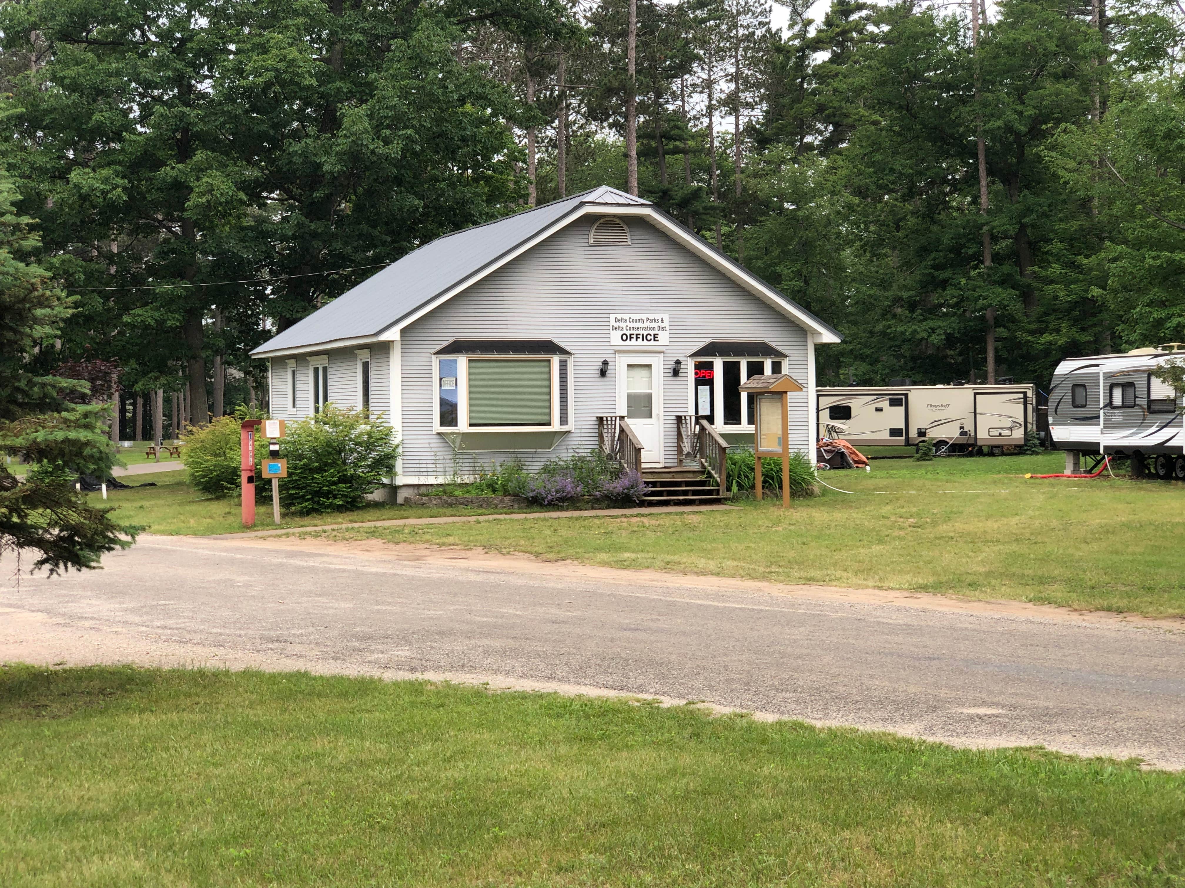 Pioneer Trail Park & Campground | Gladstone, MI