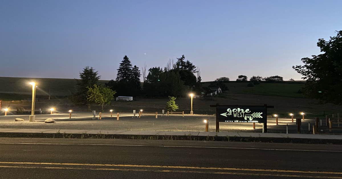 Camper-Submitted Photos of Gone West RV