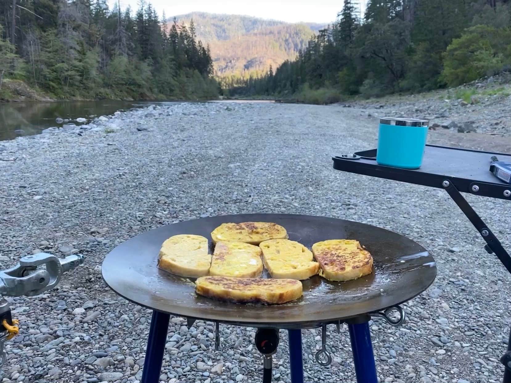 Oak Flat /Gravel Bar Camping | Agness, OR