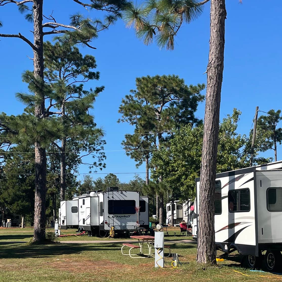 Pine Lake RV Park | Fountain, Florida