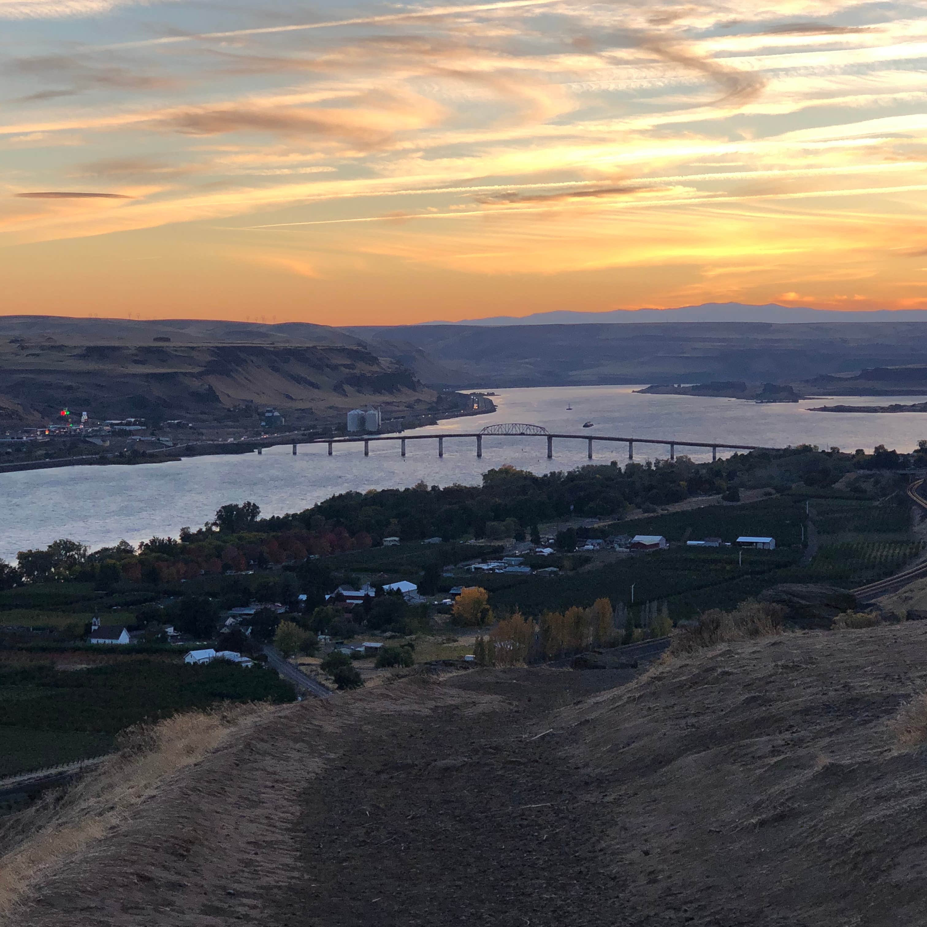 Peach Beach RV Park on the Columbia | Cheatham Lock and Dam, Oregon