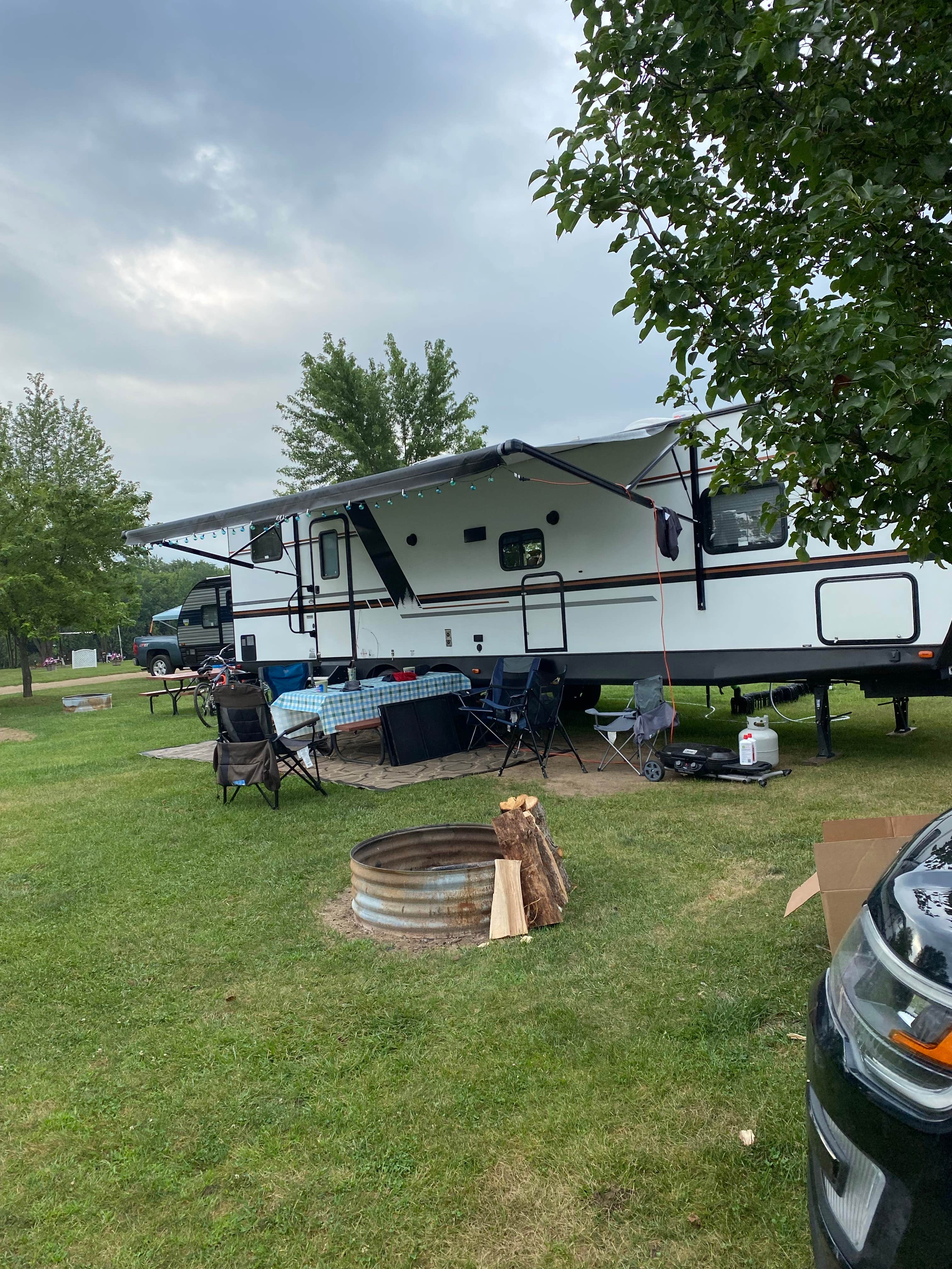 Leisure Lake Family Campground | Sumner, MI