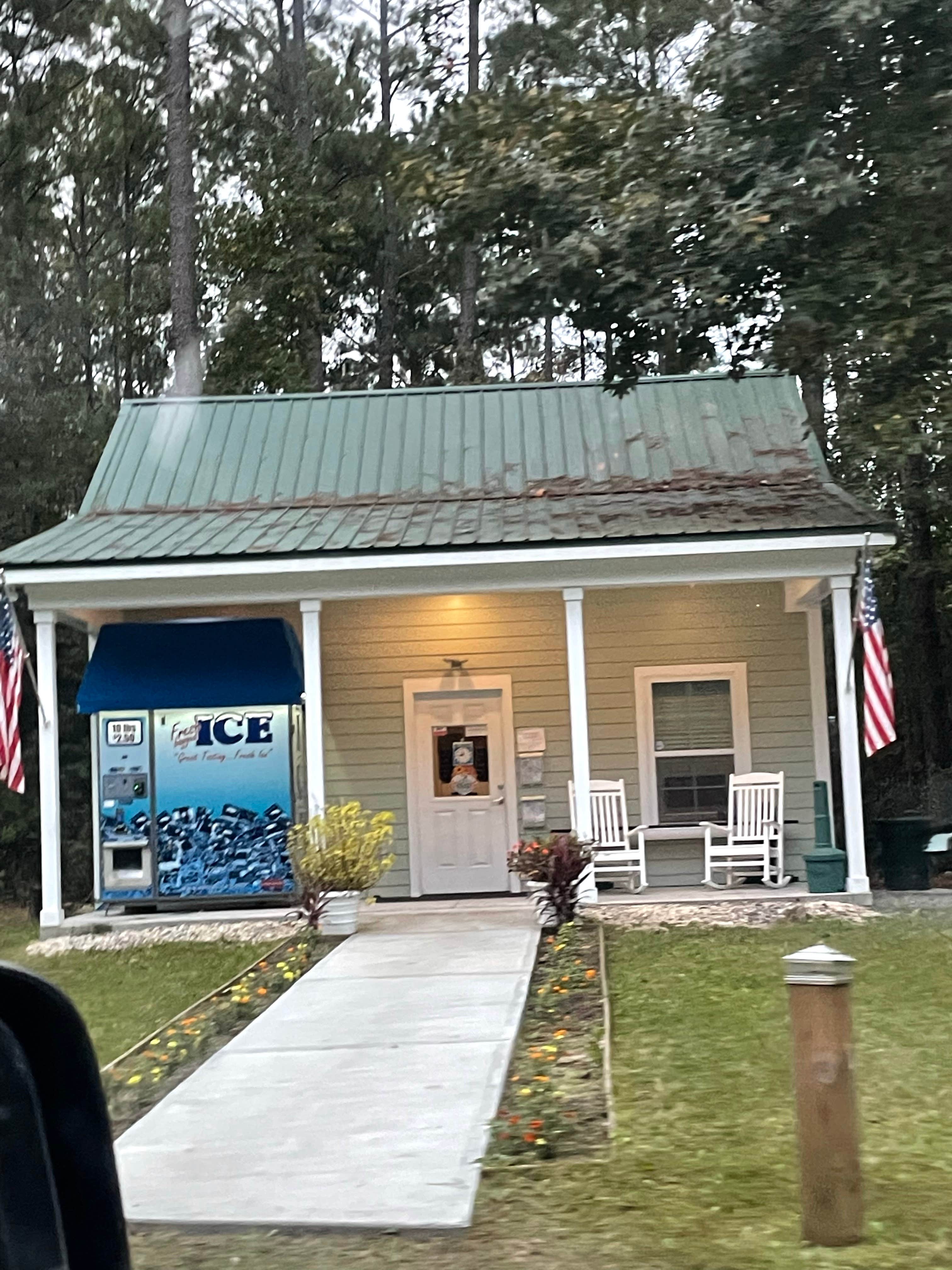 Lake Aire RV Park | Johns Island, South Carolina