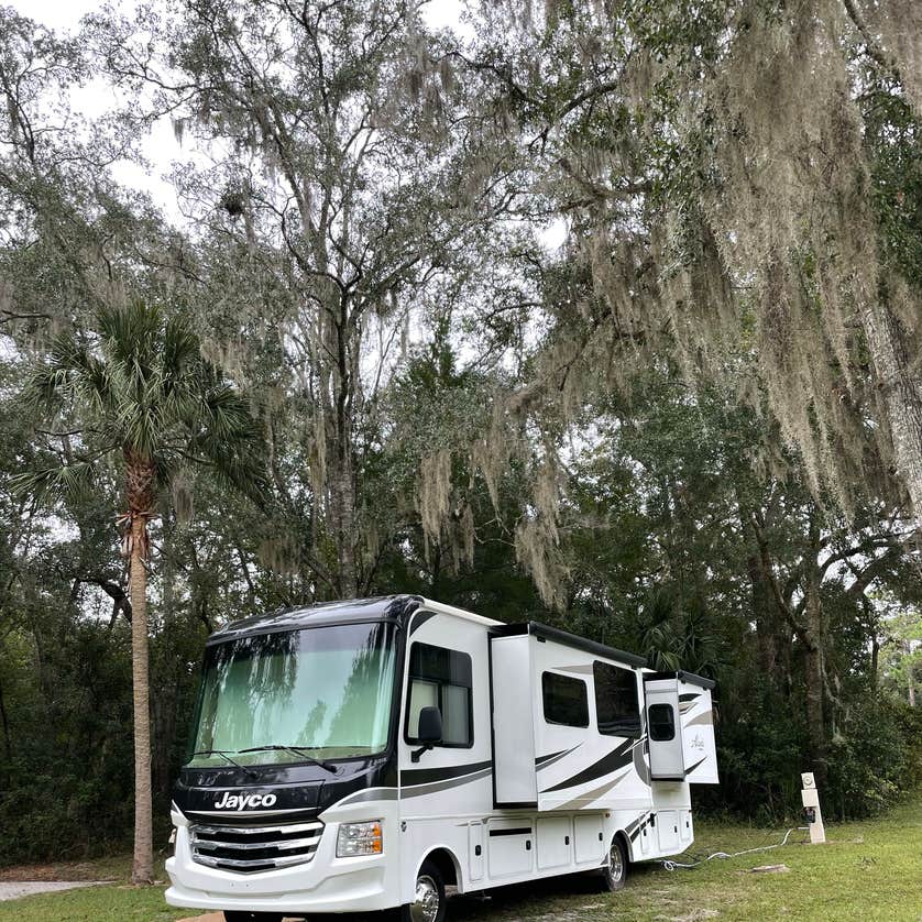 Rock Crusher Canyon RV Park | Crystal River, FL