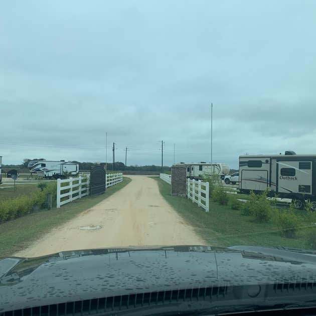 Twin Lakes RV Park | Edna, Texas