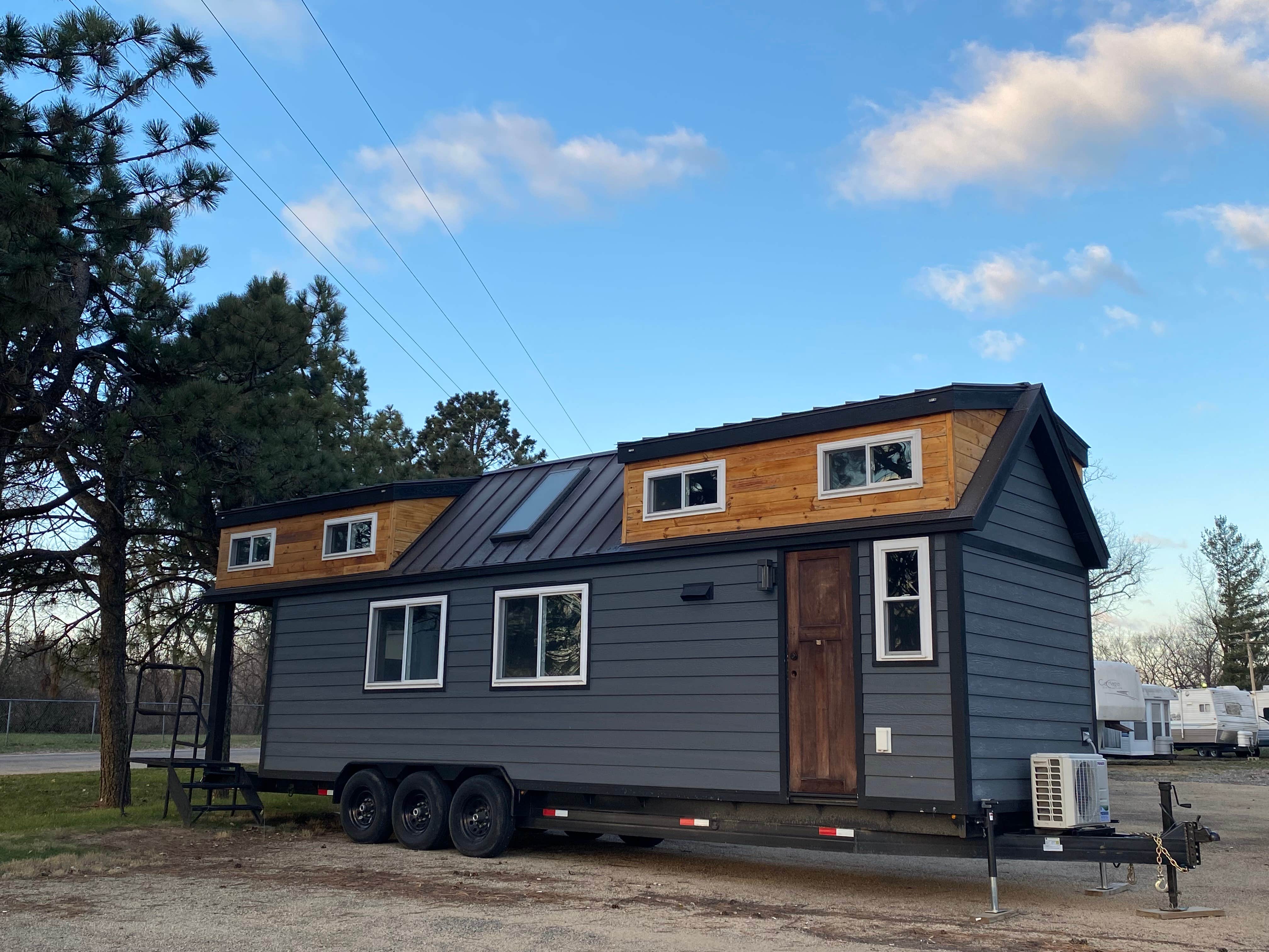 Pearl Lake Camping | South Beloit, Illinois