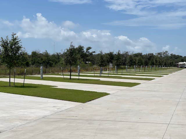 Reel Chill RV Resort | Carmine, TX