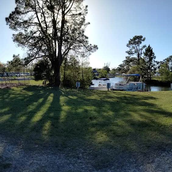 Rocks Pond Campground & Marina | Eutawville, South Carolina