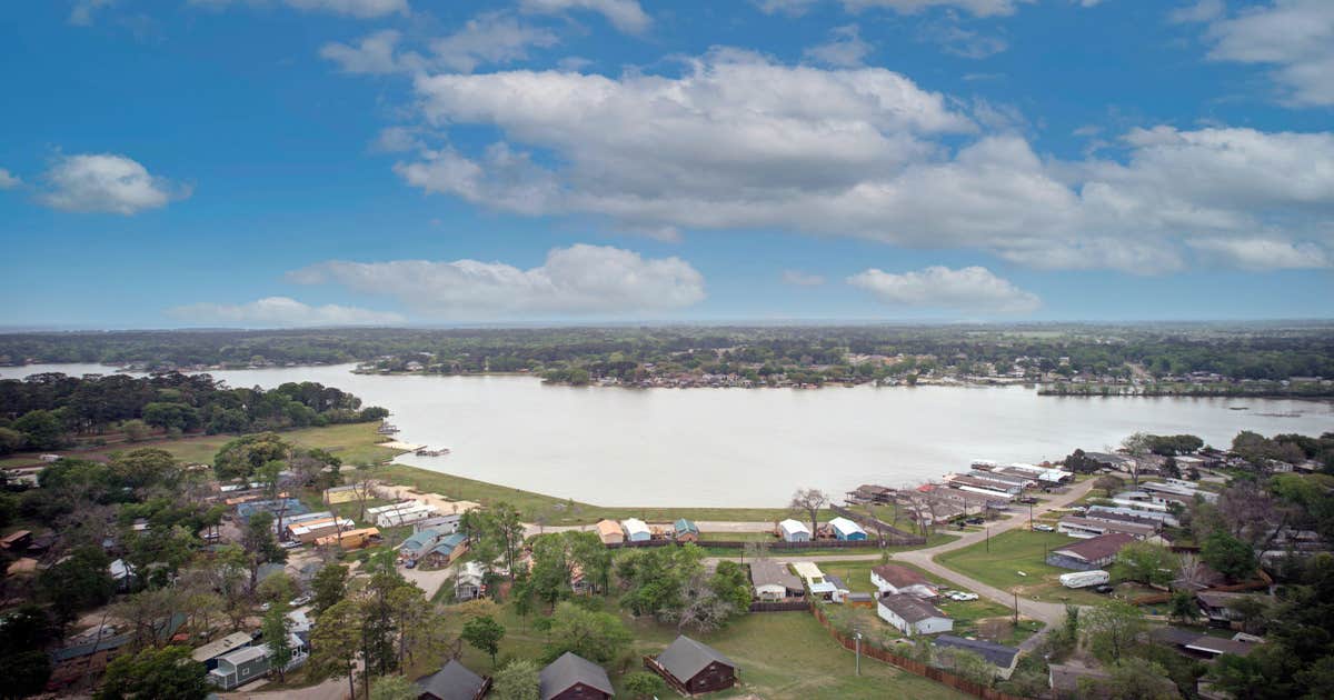 Water's Edge on Lake Conroe Camping | Willis, Texas