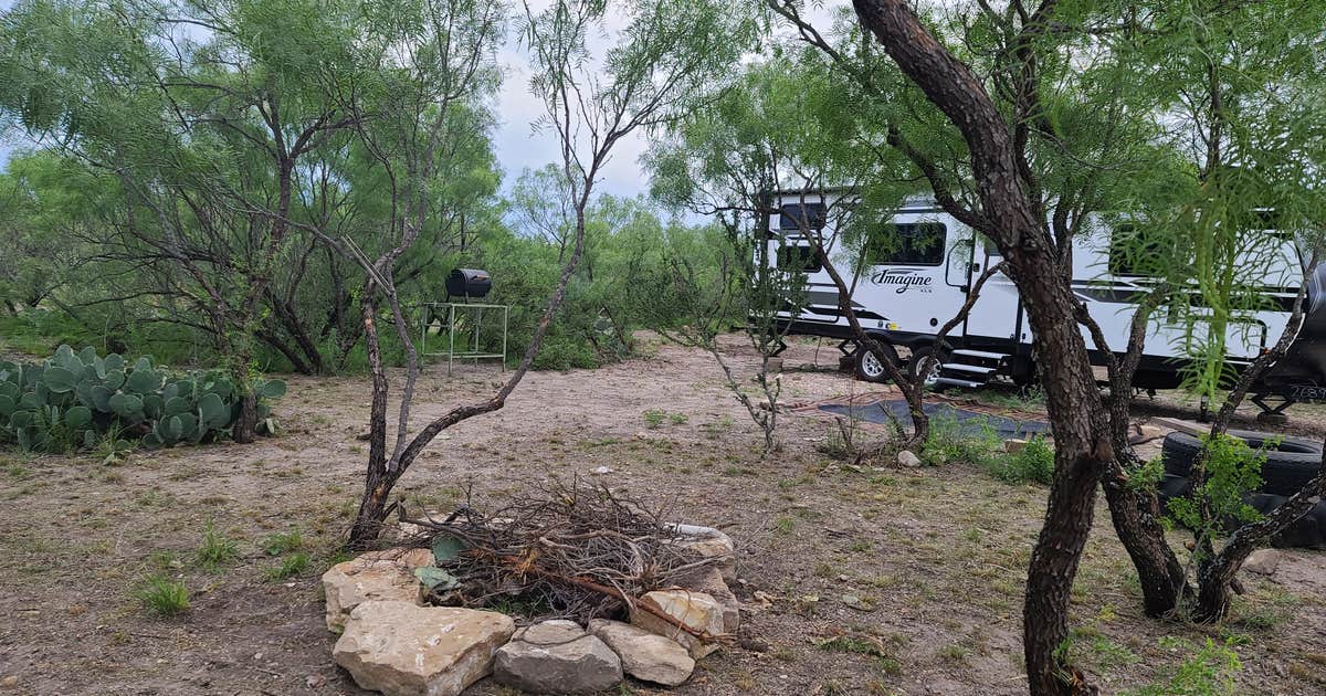 10 Point Turtle Ranch Camping | Brackettville, KS