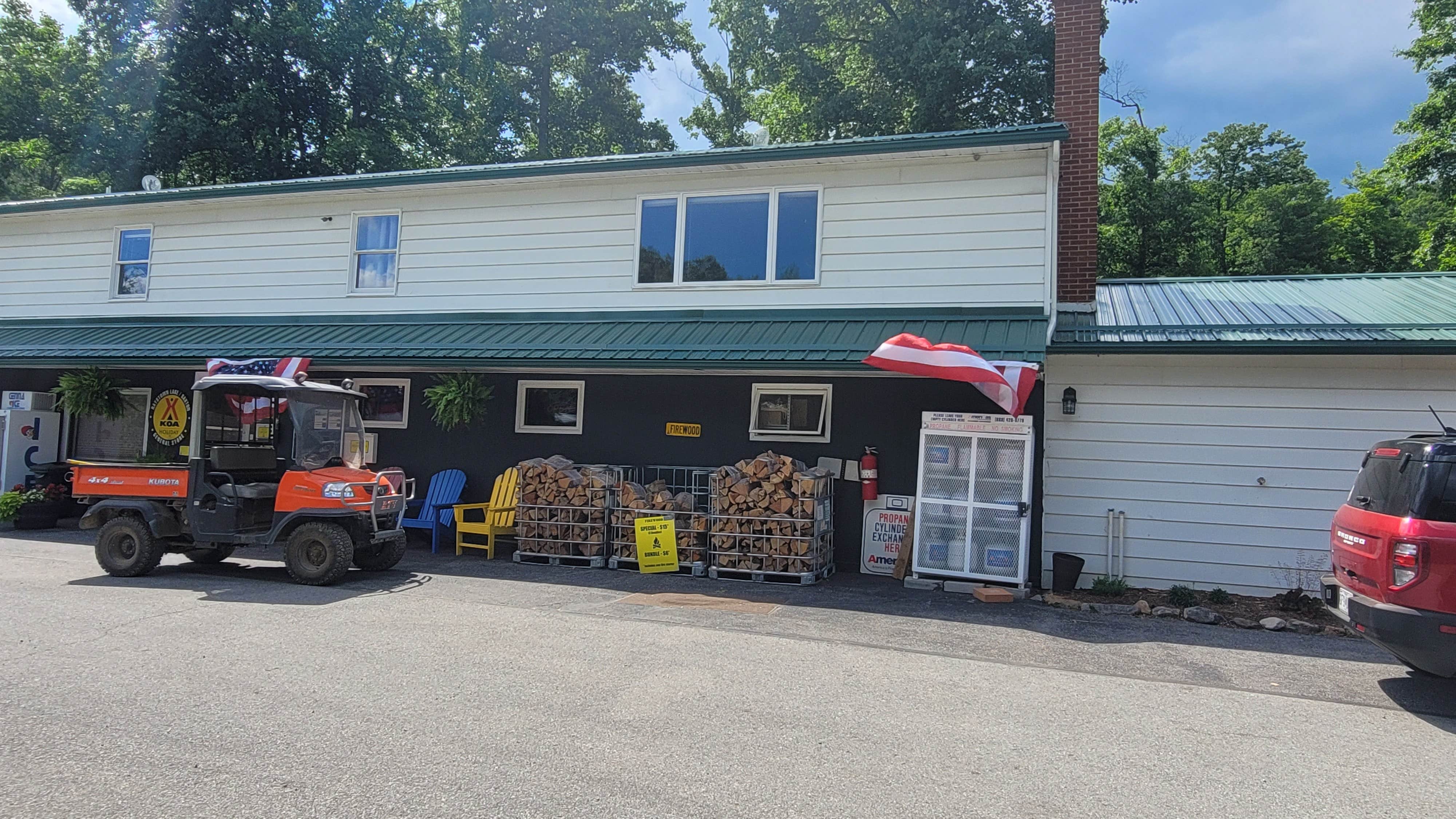 Raystown Lake / Saxton KOA at Four Seasons Camping | Saxton, PA