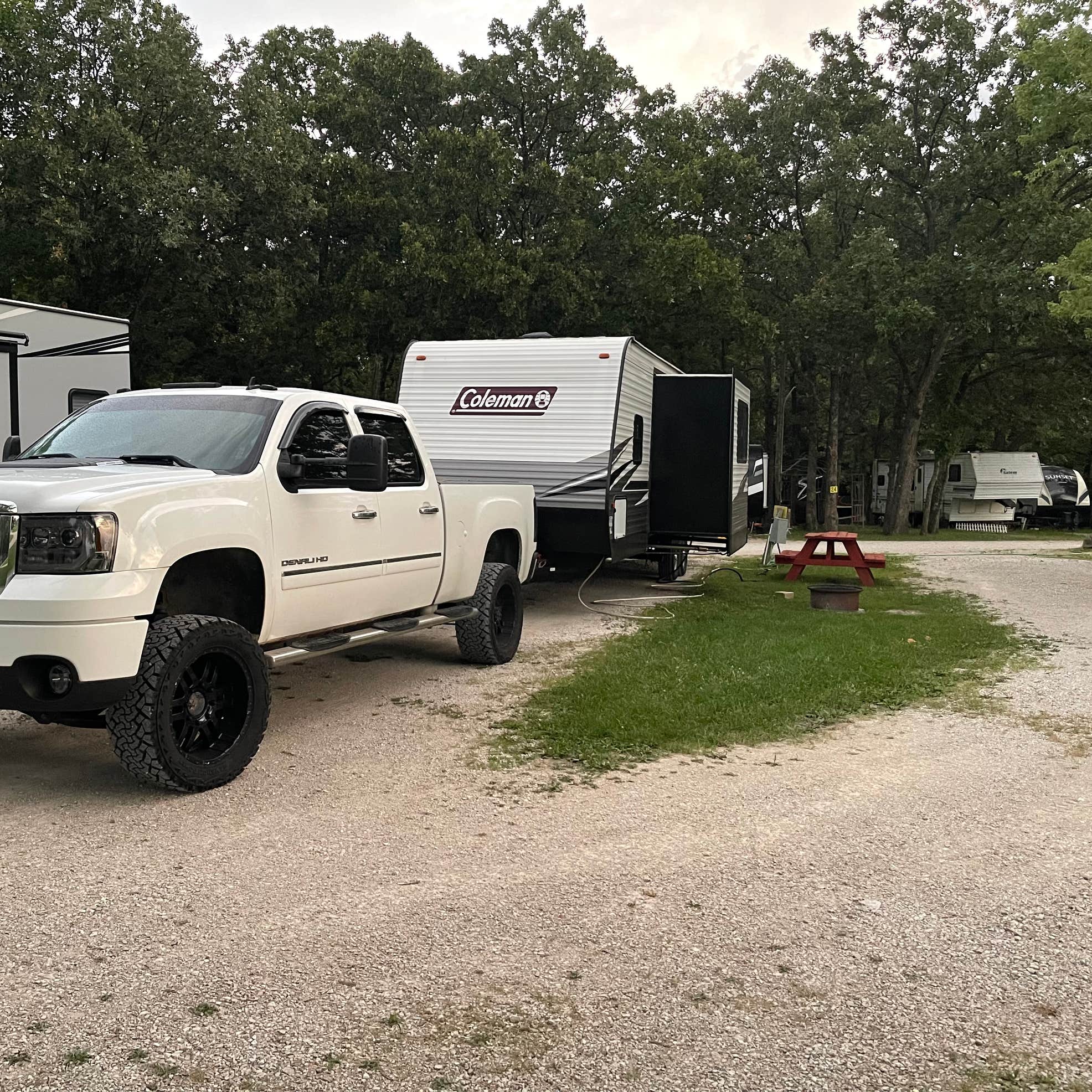 Hickory Ridge Campground | New Florence, Missouri