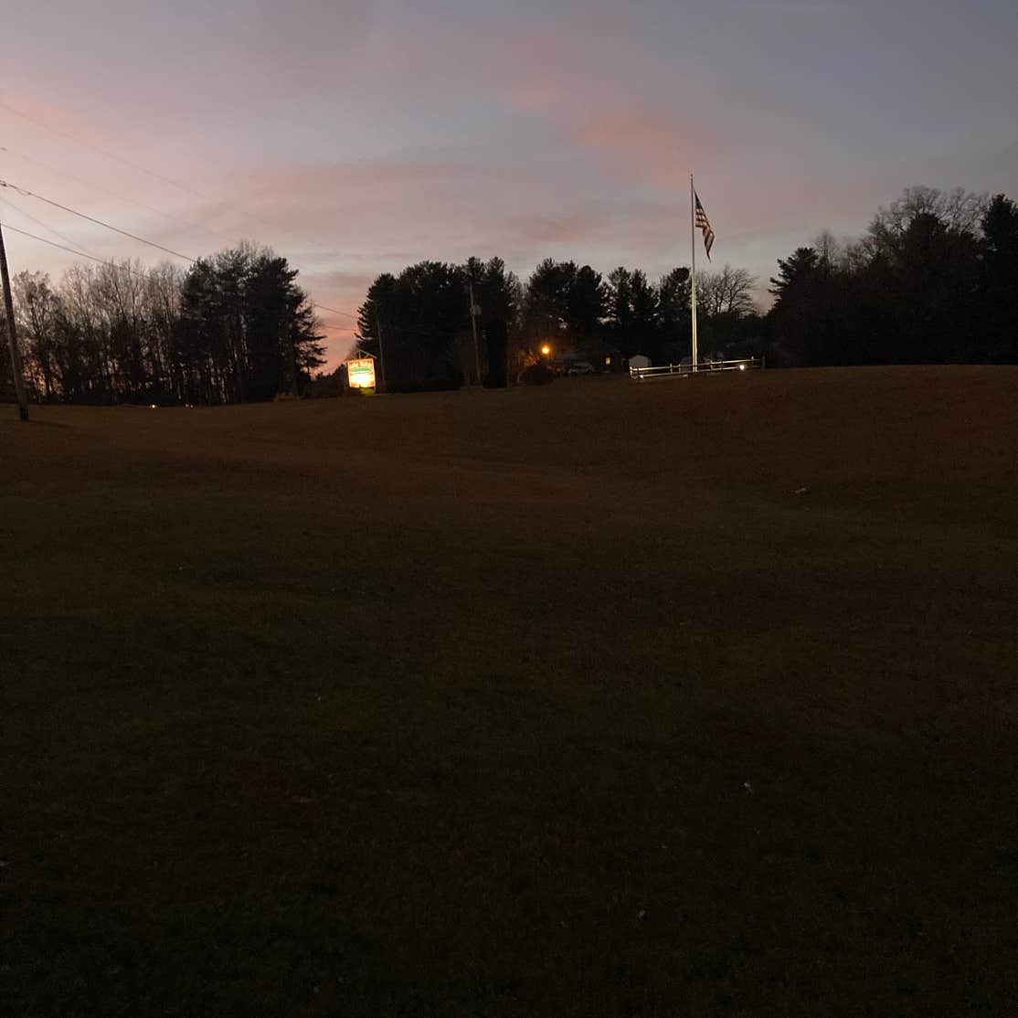 Lake Ridge RV Resort | Woodlawn, Virginia