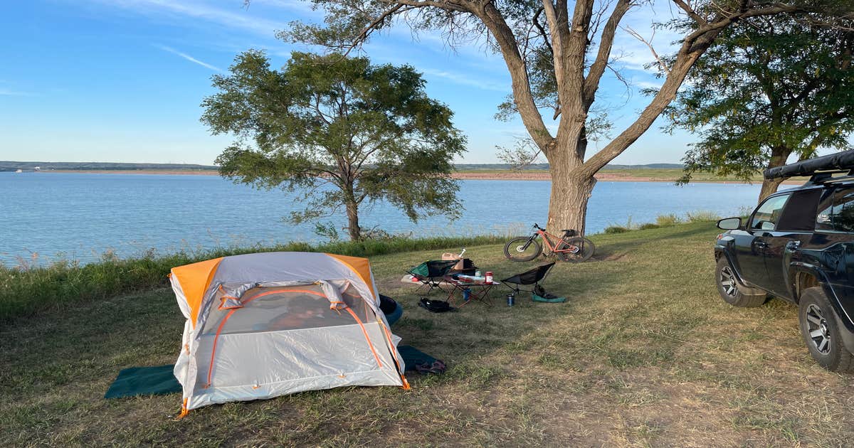 South Shore Lakeside Use Area Camping | Lake Andes, SD