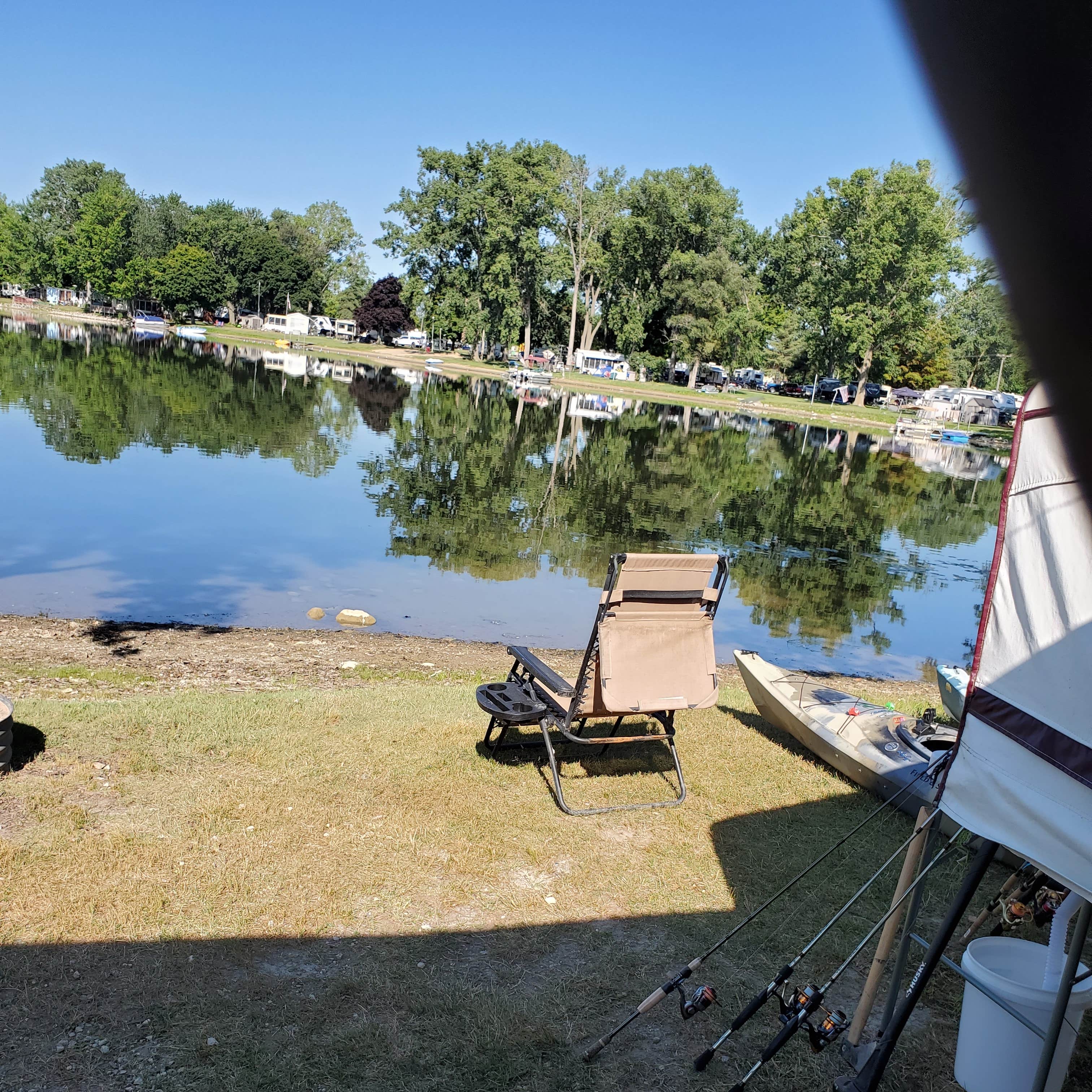 Haas Lake Park RV Campground | New Hudson, Michigan