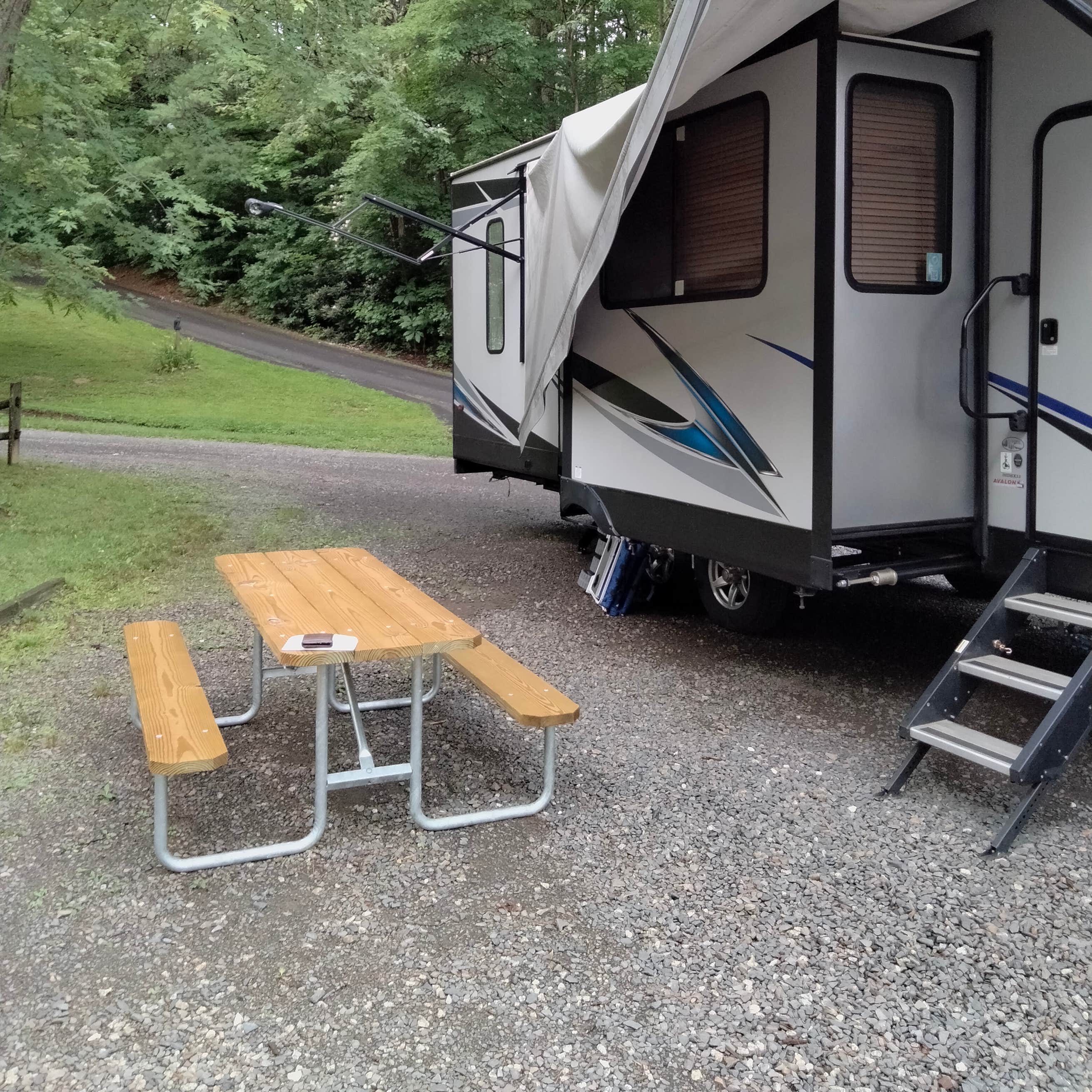 Fancy Gap-Blue Ridge Parkway KOA Camping | Cana, Virginia