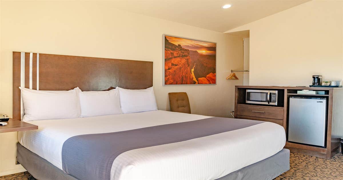 Camper-Submitted Photos of Mountain Ridge Cabins and Lodging