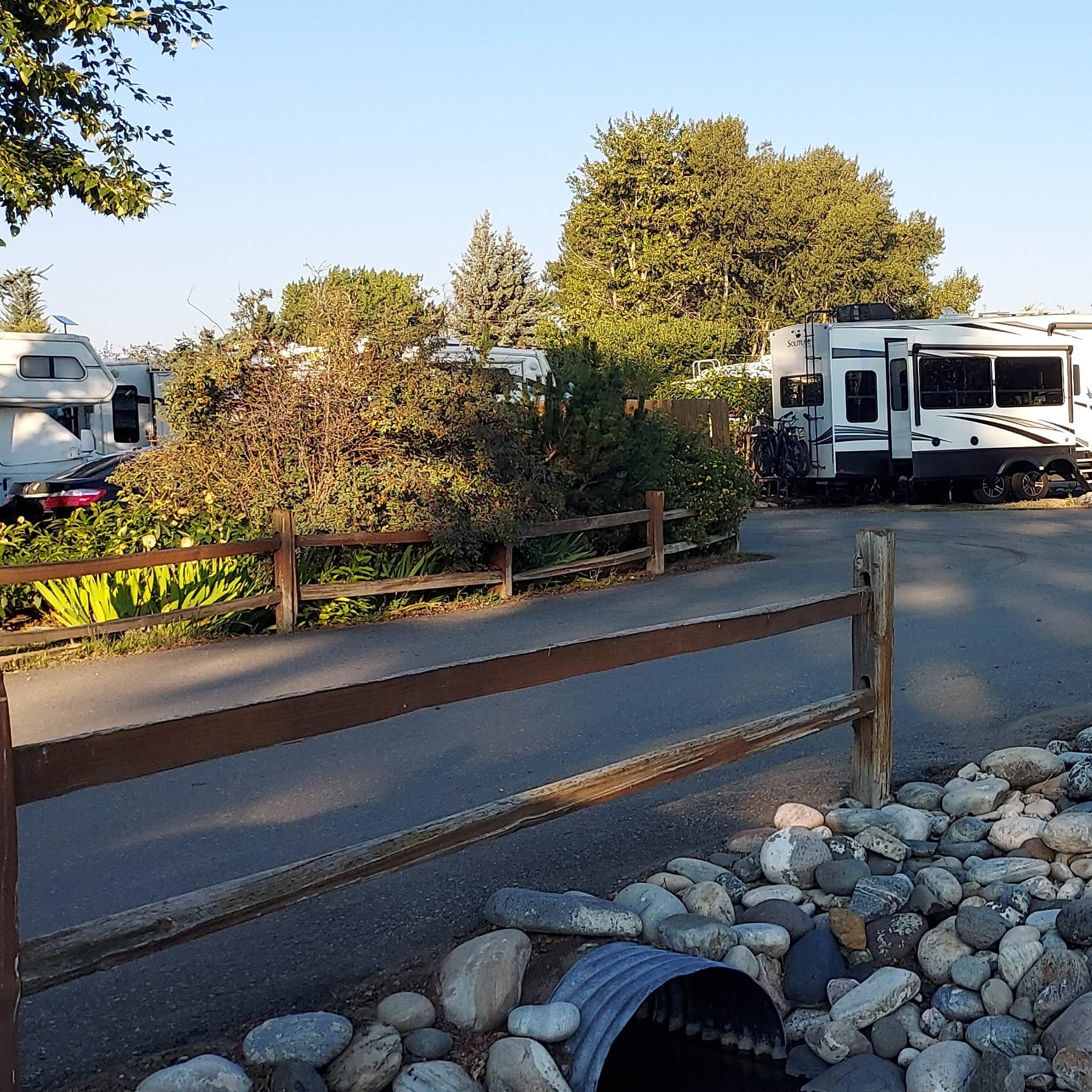 Bozeman Hot Spring Campground & RV Park | Gallatin Gateway, Montana