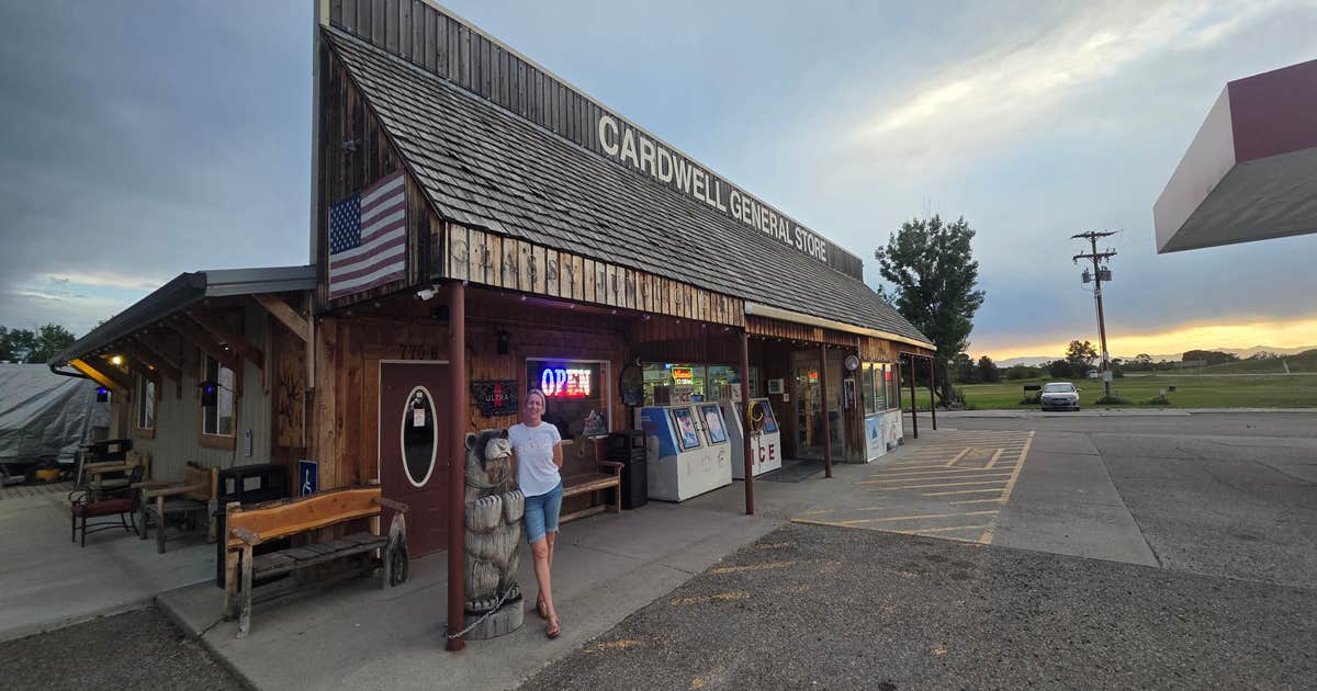 Camper-Submitted Photos of Cardwell General Store and Campground