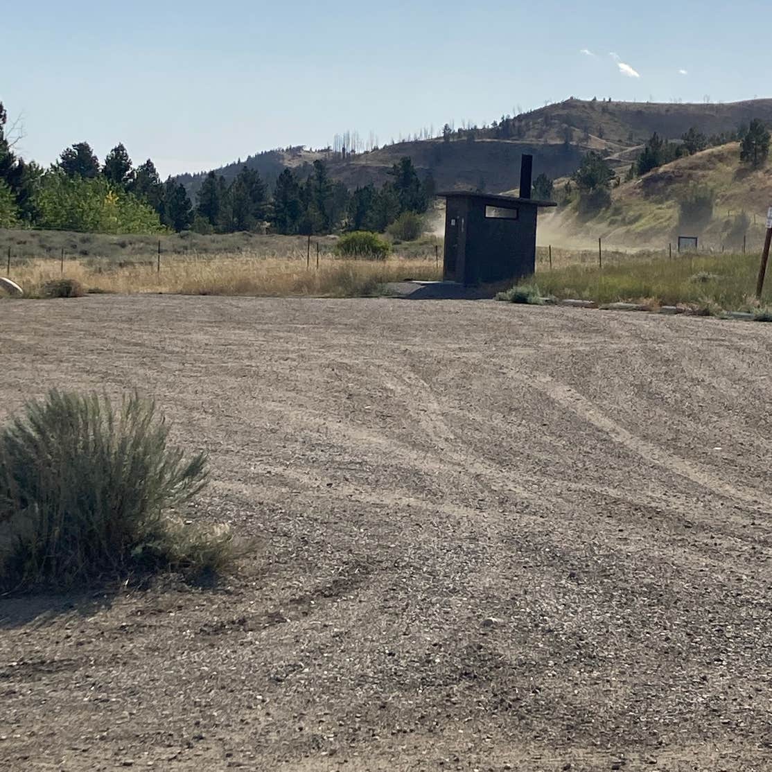 Cliff Swallow Camping | Fishtail, Montana
