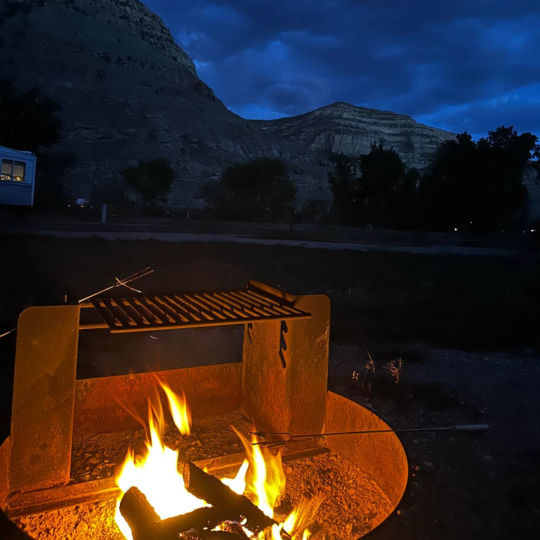 Island Acres Section Camping — James M. Robb Colorado River State Park ...