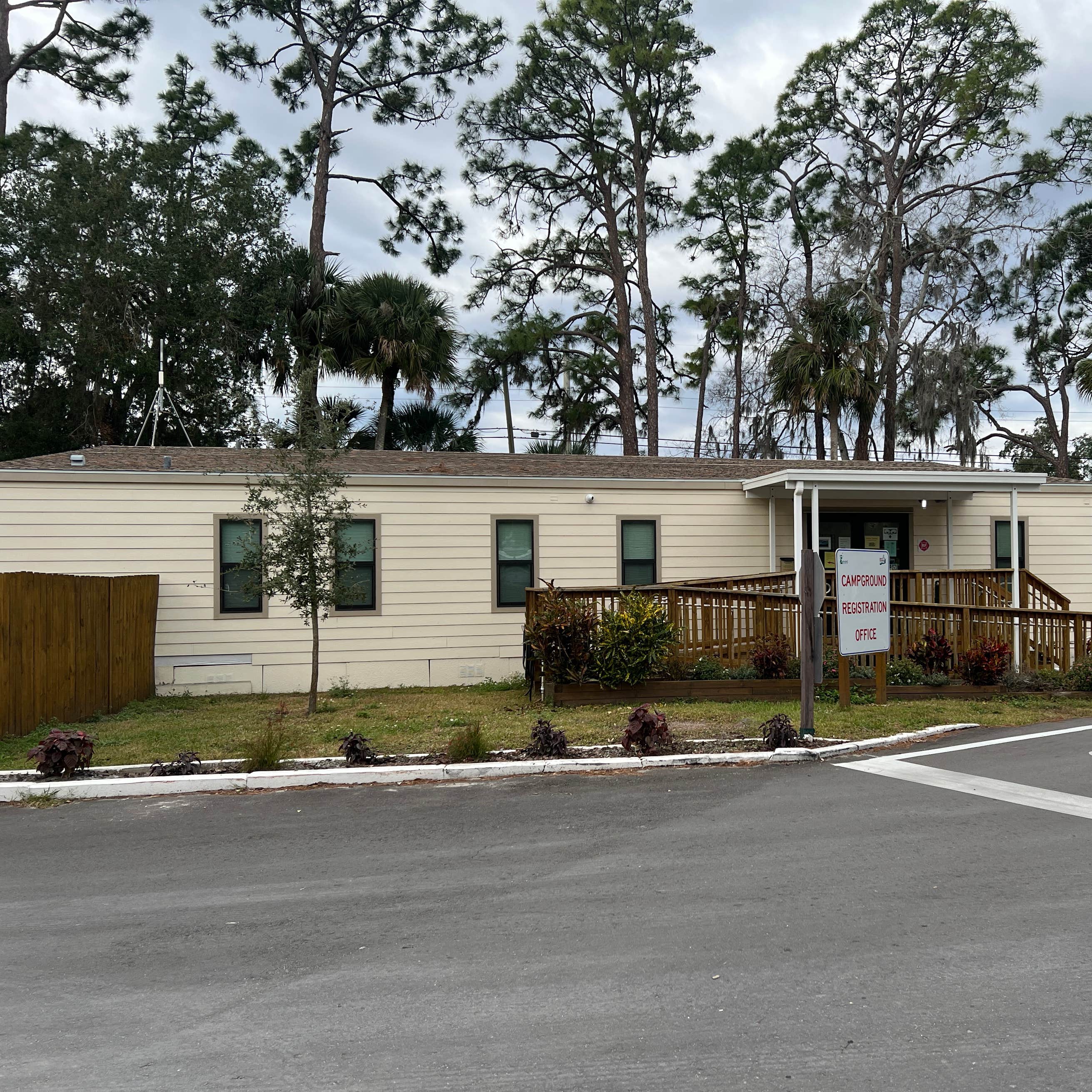 Manatee Hammock Campground | Sharpes, Florida