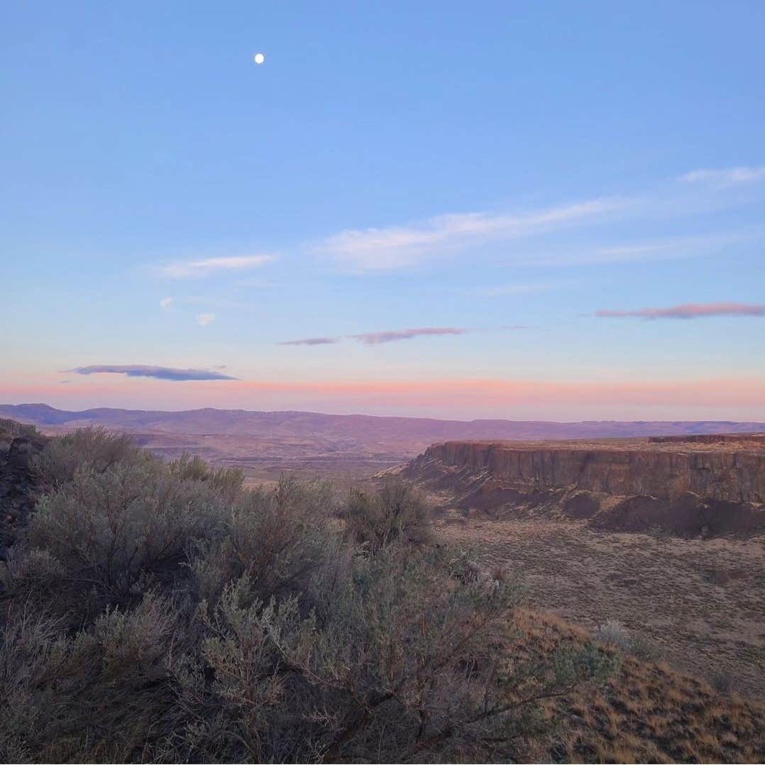 Frenchman Coulee Overland Overlook Dispersed Campsite | Vantage, Washington