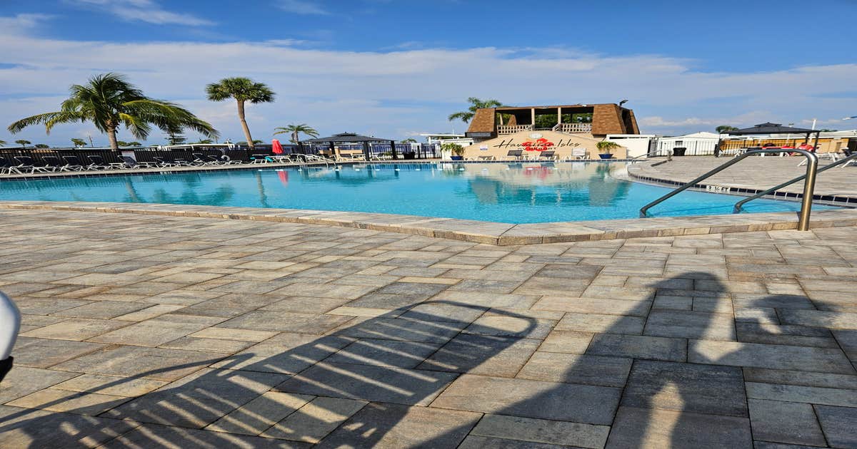 Hawaiian Isles RV Resort | Ruskin, Florida
