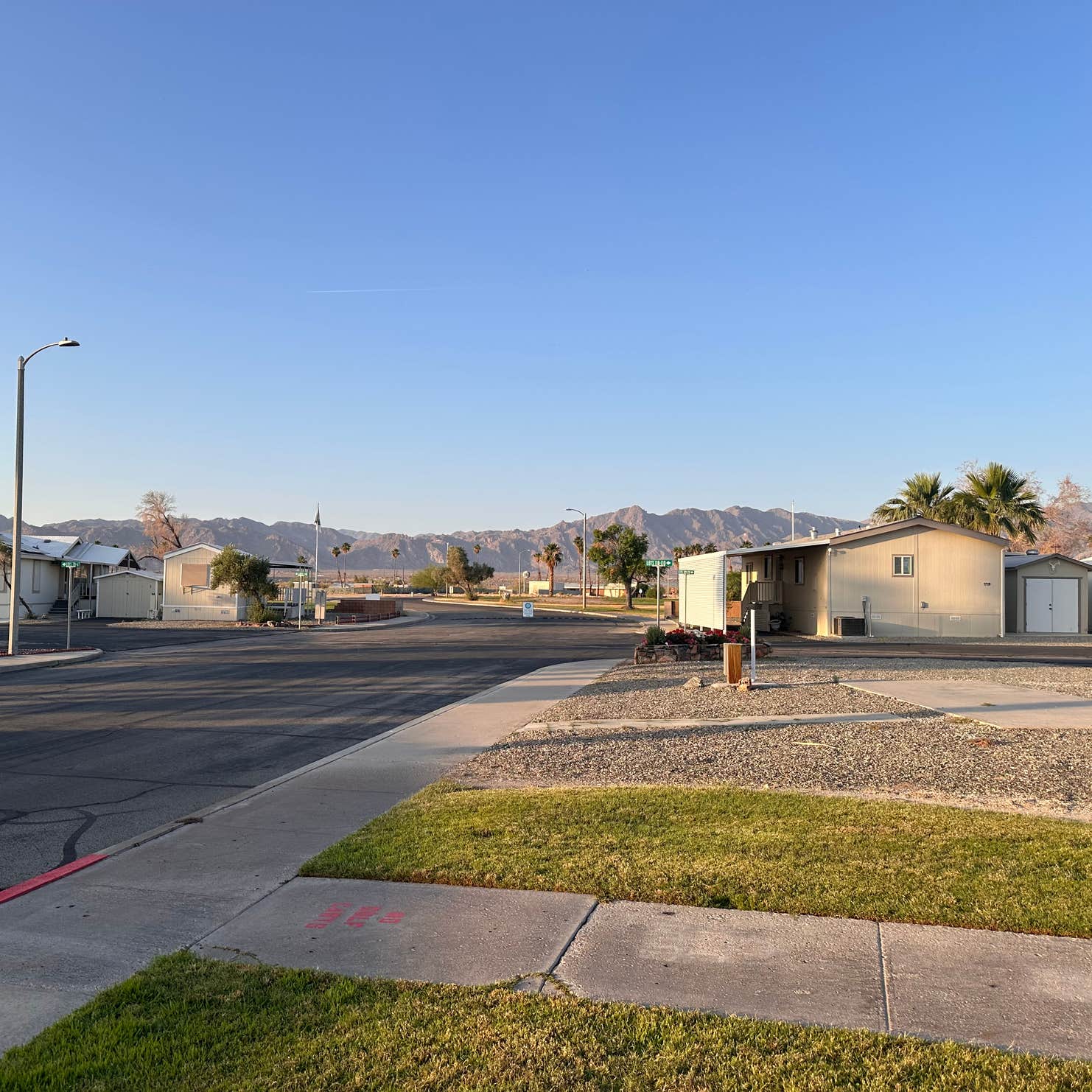 Lake Tamarisk Desert Resort Camping | Niland, California