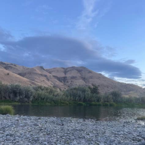 Priest Hole Recreation Area Camping | Mitchell, Oregon