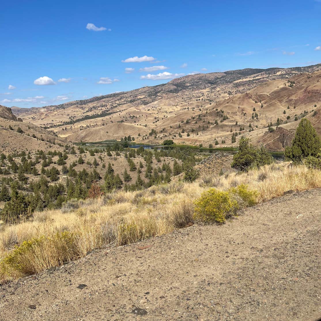 Priest Hole Recreation Area Camping | Mitchell, Oregon