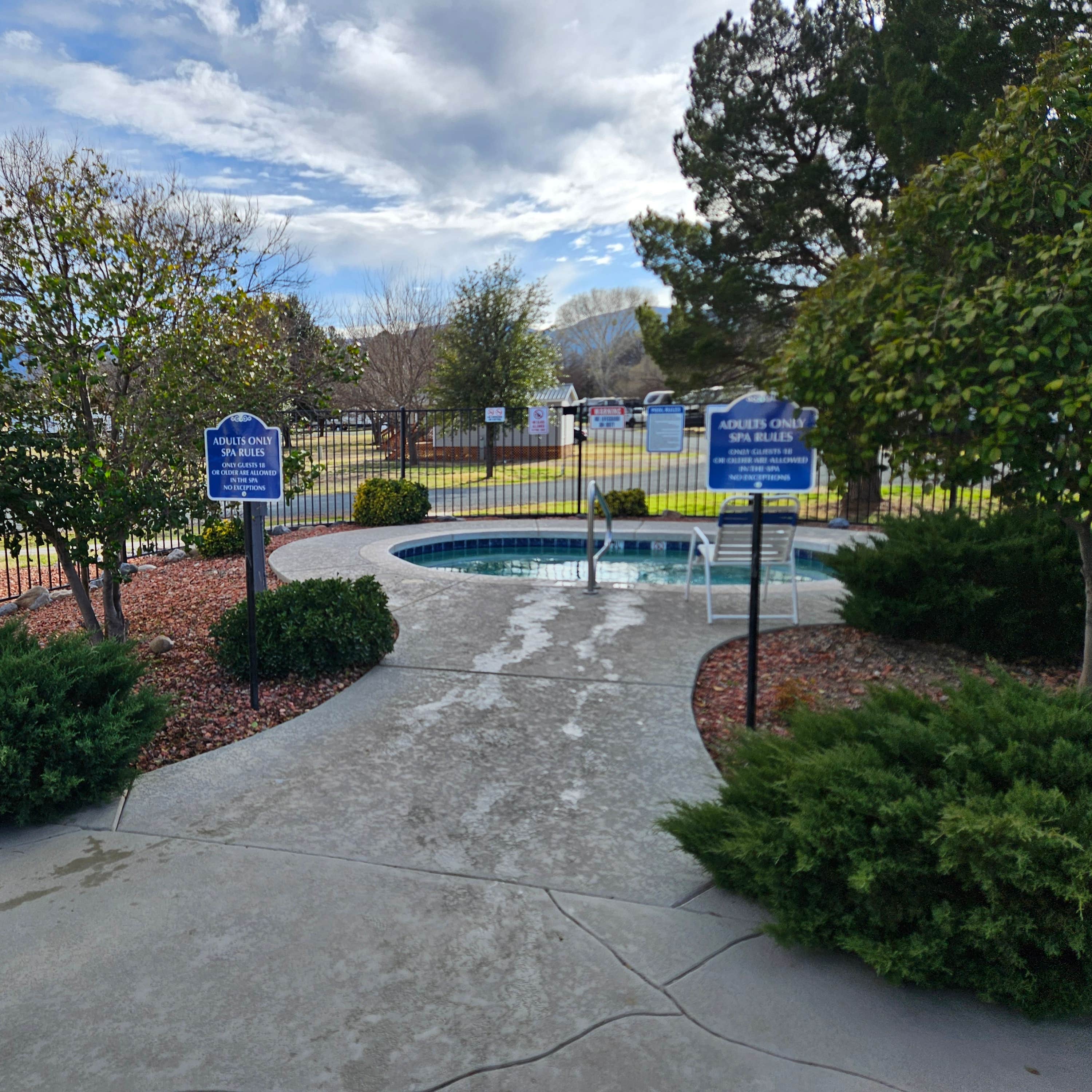 Verde River RV Resort & Cottages | Camp Verde, Arizona